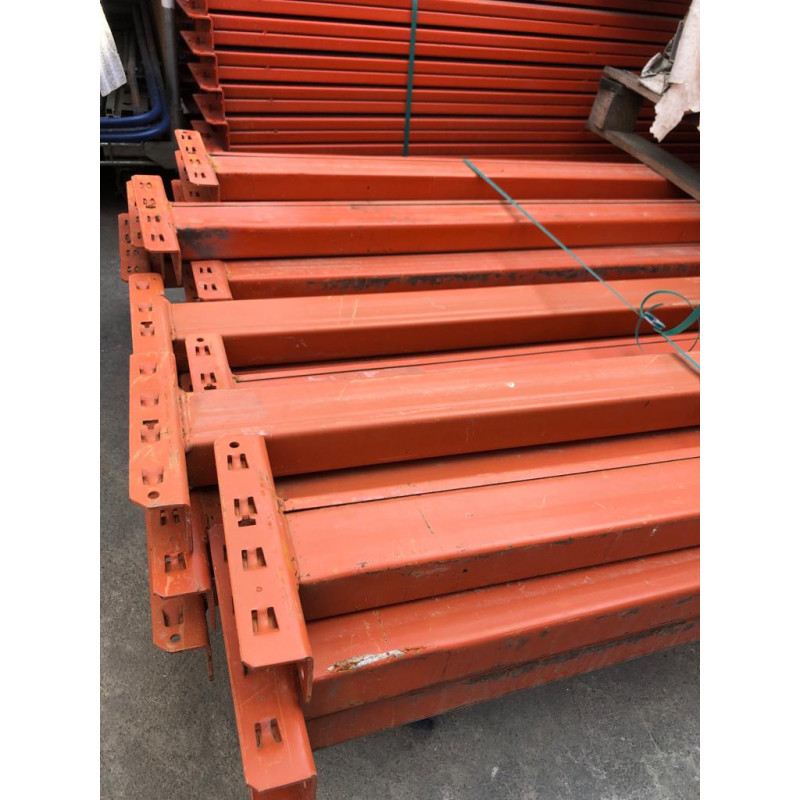 Larguero para estantería en Barcelona